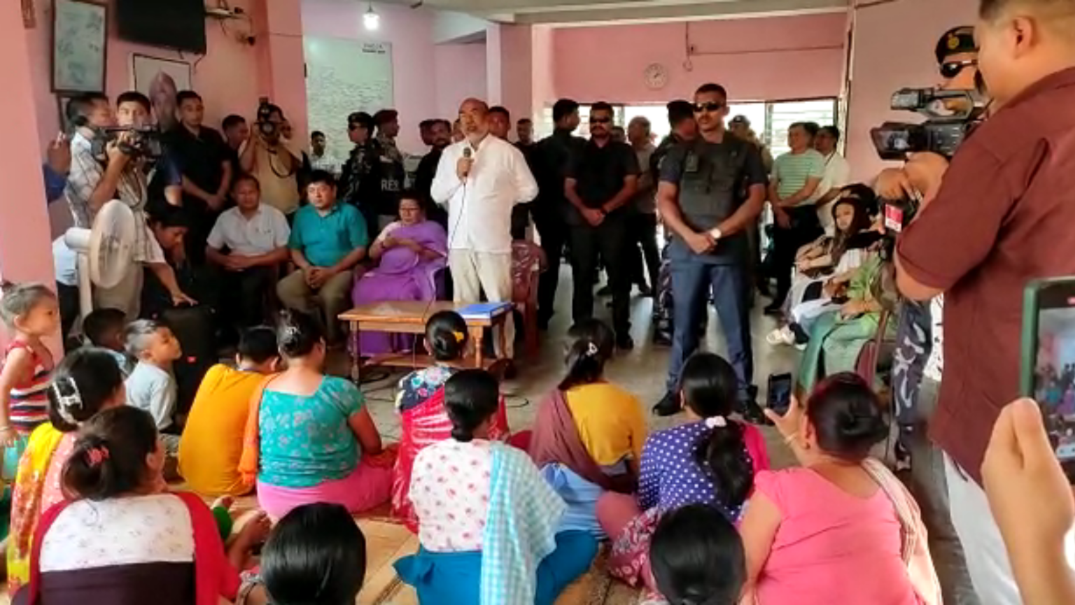 Manipur CM visits relief camp in Imphal; interacts with displaced ...