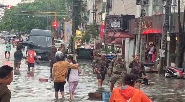 Heavy rainfall leaves Agartala innundated | Northeast Live