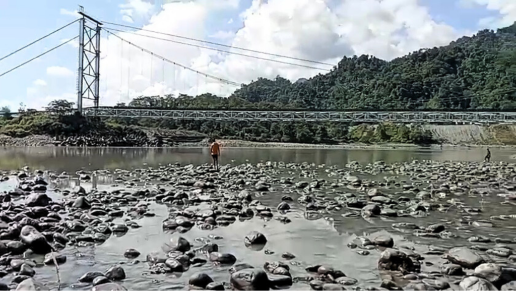 Assam: Subansiri river dries up, concerns over impact of Subansiri ...