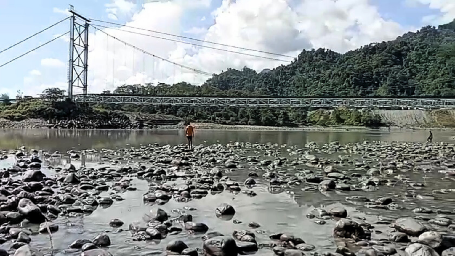 Assam: Subansiri river dries up, concerns over impact of Subansiri ...