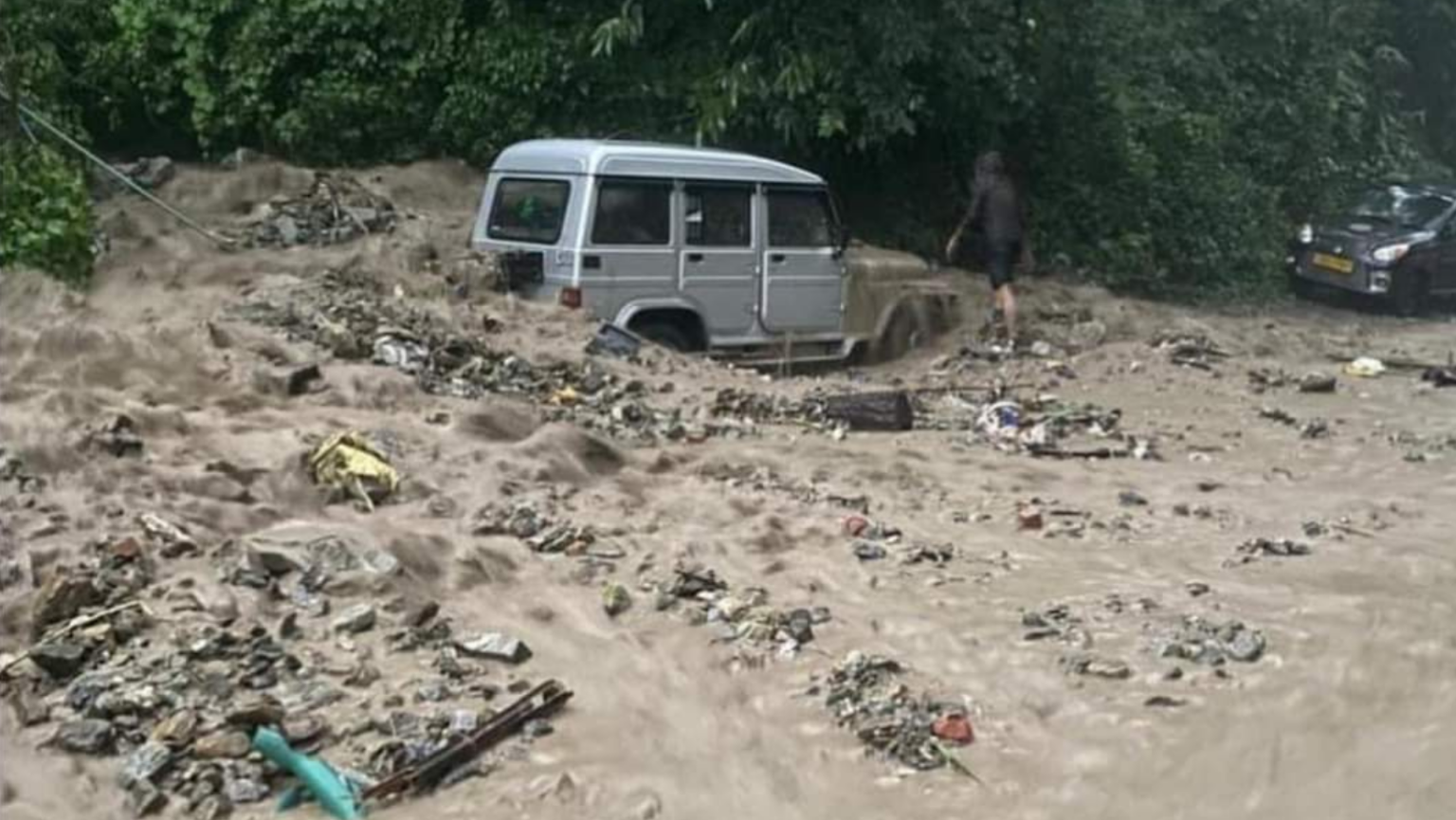 Flash Floods in Sikkim Day 2: NH10 blocked in Singtam, several other ...