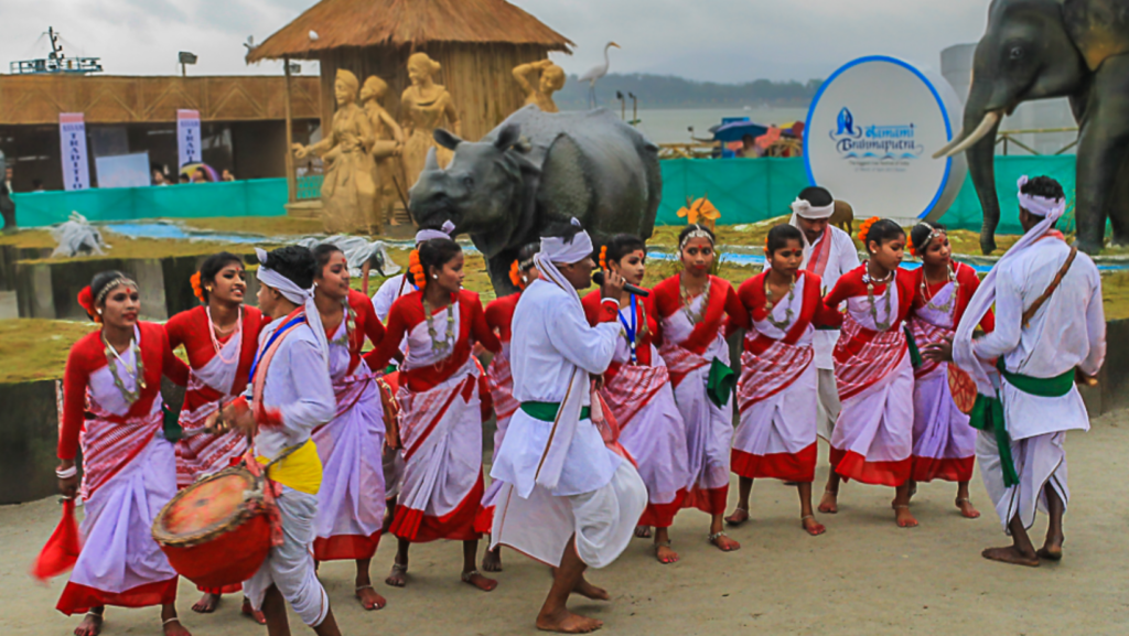 Assam Govt Plans Mega ‘Jhumur’ Dance Performance With 8,000 Tea Tribe ...