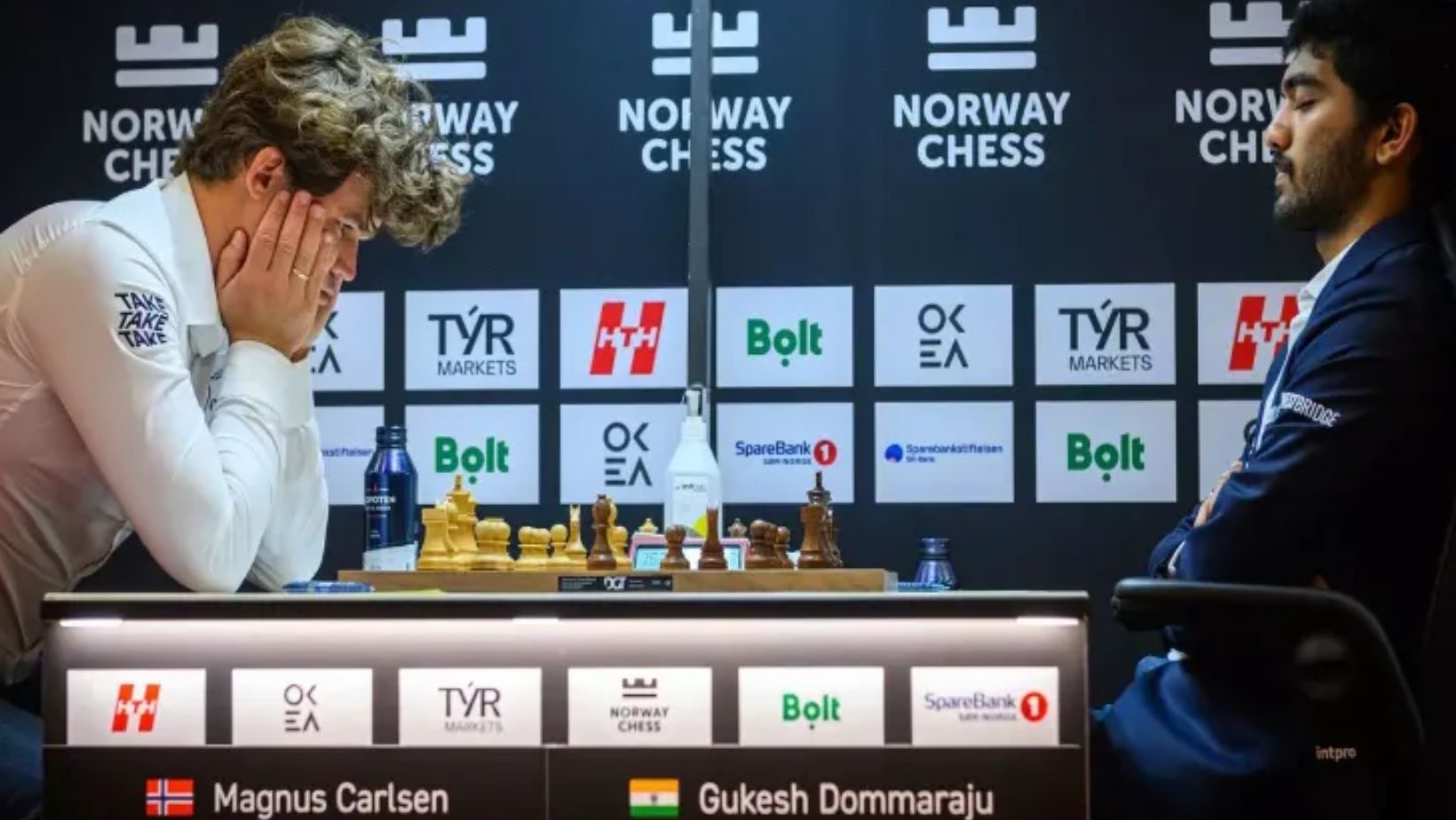 Carlsen hunts down World Champion Gukesh in dramatic Norway Chess 2025