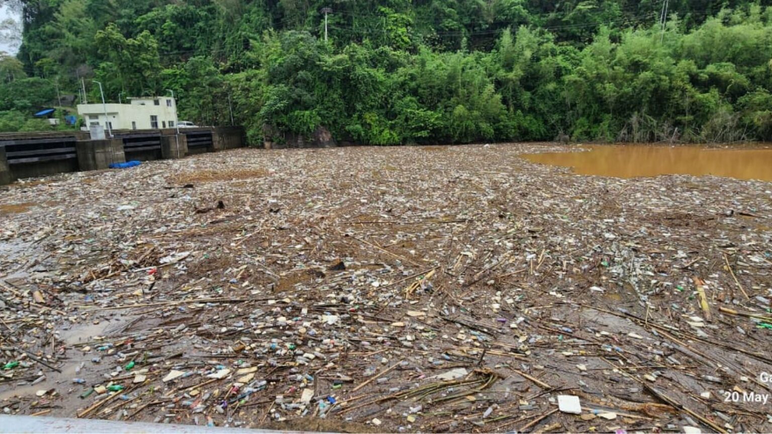 Ganol River Dam in Meghalaya's West Garo Hills Choked by Garbage ...