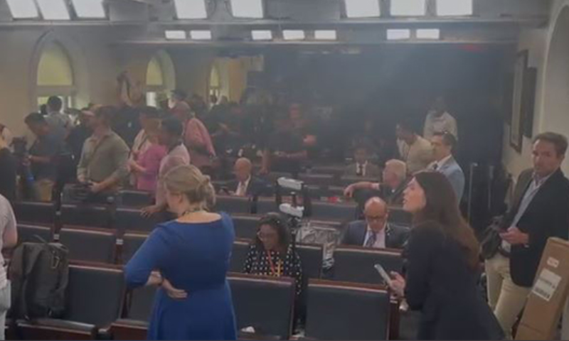 White House security breach prompts brief lockdown